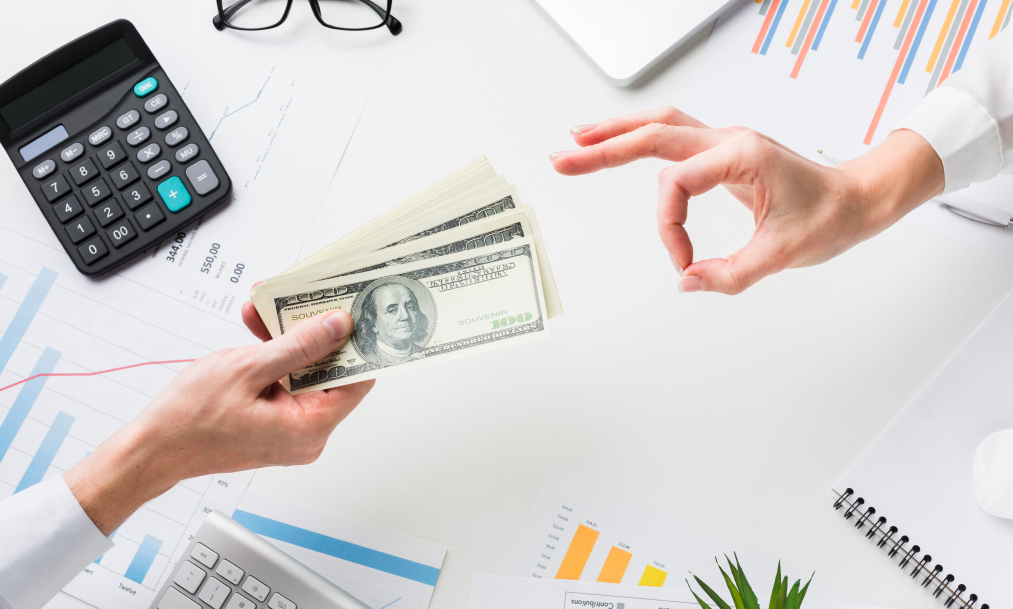 Assessing Cash Flow Management and Risk Hedging